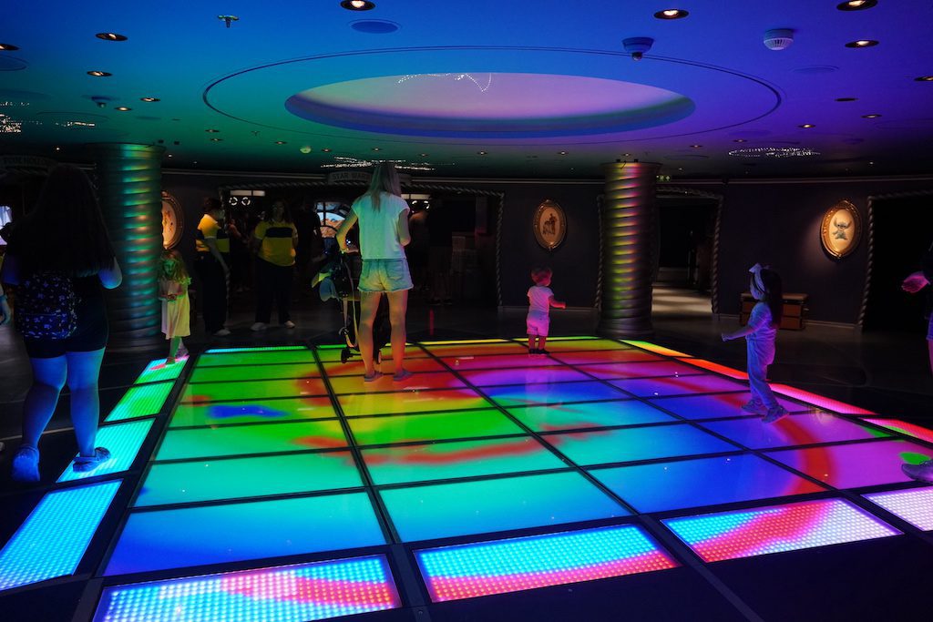 WHAT’S THE DISNEY CRUISE EMBARKATION DAY LOOK LIKE?