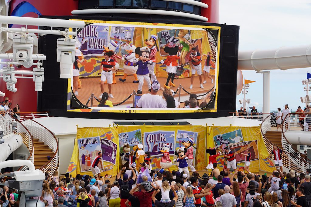 WHAT’S THE DISNEY CRUISE EMBARKATION DAY LOOK LIKE?