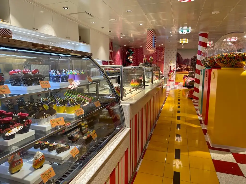 Disney Cruise Line Food: Everything You Need to Know About Free and ...